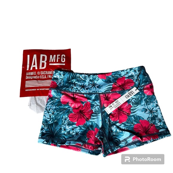 IAB | Shorts | Nwt Iab Womens Size 4xs Tropical Theme Workout Shorts ...
